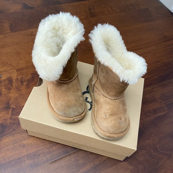UGG | Shoes | Ugg Bailey Button Ii Chestnut Girls Size 7 | Poshmark